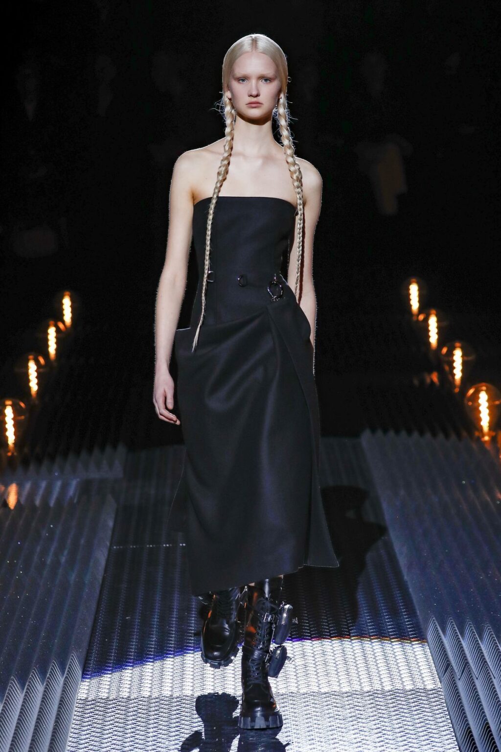 Prada - Eleganz trifft auf Innovation | Shots Magazin